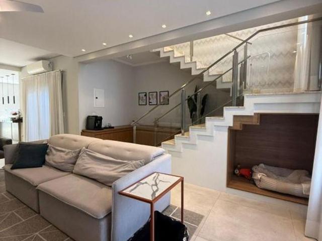 Casa de Condomínio para venda em Condomínio Maria José de 278.00m² com 4 Quartos, 4 Suites e 4 Garag