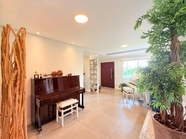 Casa de Condomínio para venda em Condomínio Moinho De Vento de 448.00m² com 5 Quartos, 5 Suites e 6
