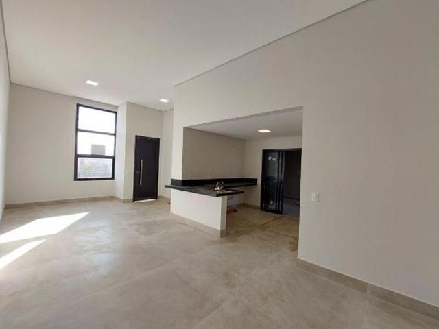 Casa de Condomínio para venda em Condomínio Monterrey de 159.00m² com 3 Quartos, 1 Suite e 4 Garagen