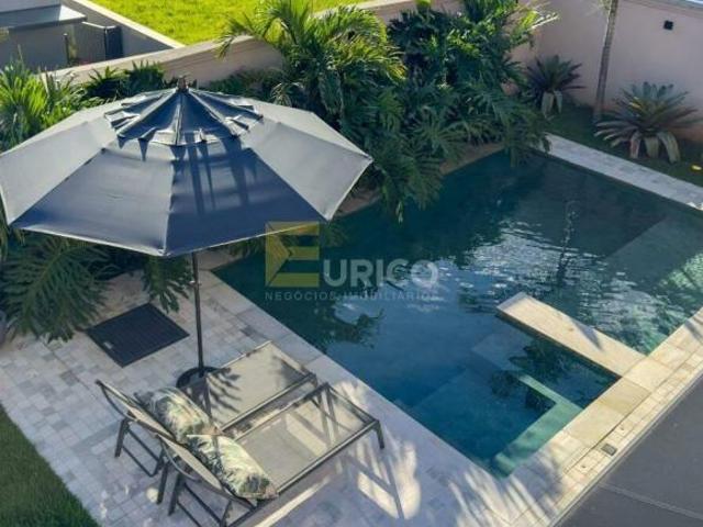 Casa de Condomínio para venda em Condomínio Alphaville Dom Pedro 3 de 332.00m² com 3 Quartos, 3 Suit