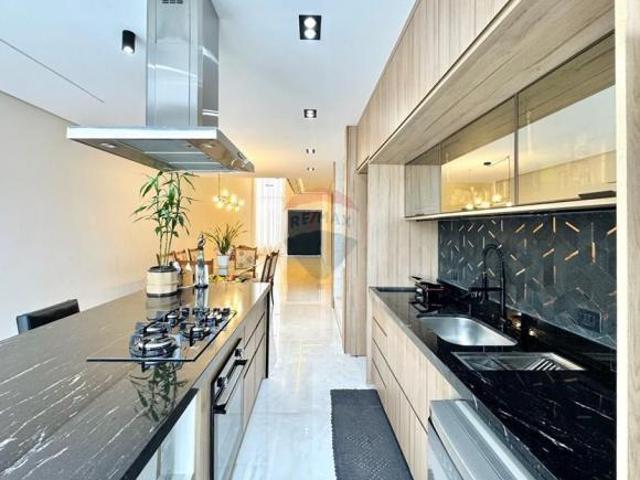 Casa de Condomínio para venda em Condomínio Aruã Brisas de 276.44m² com 4 Quartos, 4 Suites e 4 Gara