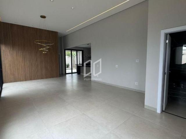 Casa de Condomínio para venda em Condomínio Buona Vita de 195.00m² com 3 Quartos, 3 Suites e 4 Garag