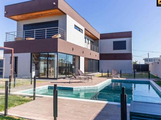 Casa de Condomínio para venda em Condomínio Campo de Toscana de 350.00m² com 4 Quartos, 4 Suites e 4