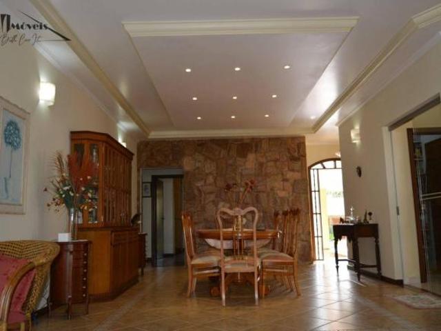 Casa de Condomínio para venda em Condomínio Campos De Santo Antônio de 340.00m² com 3 Quartos, 3 Sui
