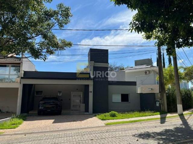 Casa de Condomínio para venda em Condomínio Fiorella de 221.00m² com 3 Quartos, 2 Suites e 4 Garagen