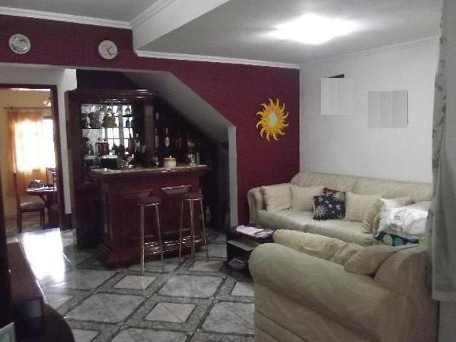 Casa de Condomínio para venda em Condomínio Granja Olga 1 de 250.00m² com 3 Quartos, 3 Suites e 5 Ga