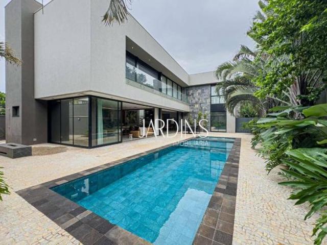 Casa de Condomínio para venda em Condomínio Ipê Amarelo de 502.00m² com 4 Quartos, 4 Suites e 4 Gara