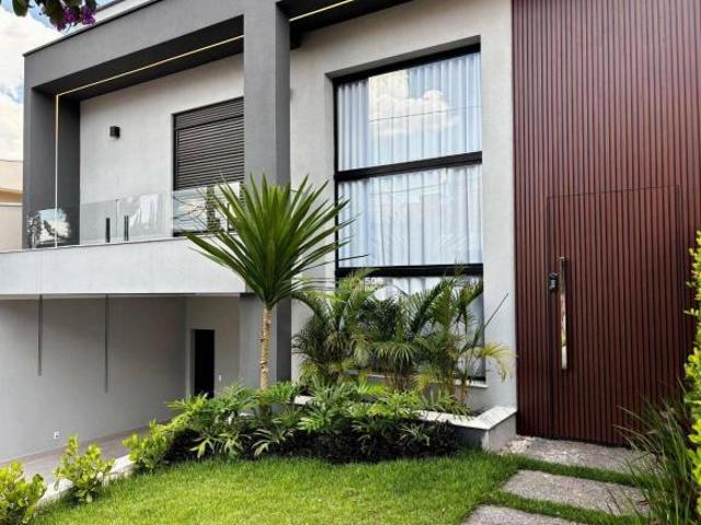 Casa de Condomínio para venda em Condomínio Le Village de 245.00m² com 3 Quartos, 3 Suites e 4 Garag
