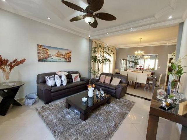 Casa de Condomínio para venda em Condomínio Parque Santa Isabel de 280.00m² com 3 Quartos, 2 Suites