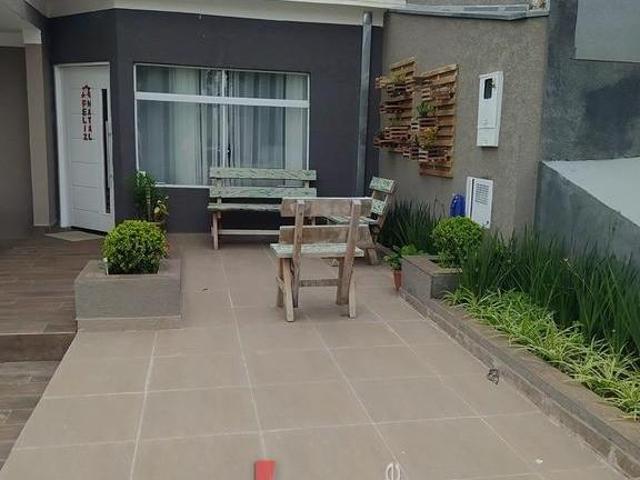 Casa de Condomínio para venda em Condominio Portal Da Serra de 180.00m² com 3 Quartos, 2 Suites e 2