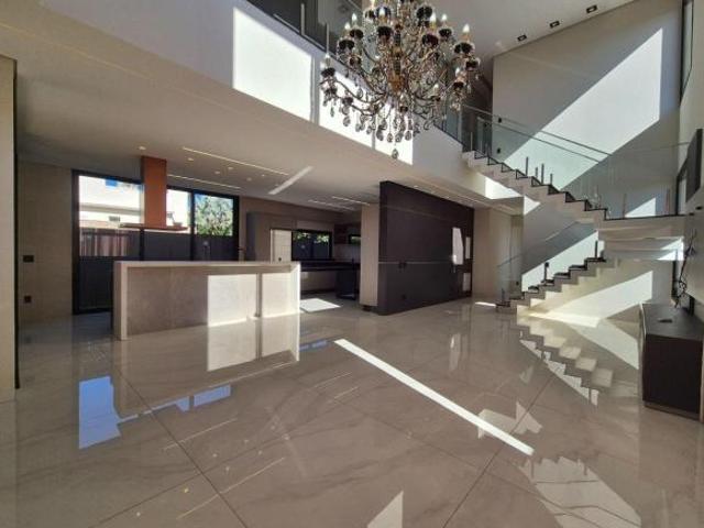 Casa de Condomínio para venda em Condomínio Quinta Das Tipuanas de 340.00m² com 3 Quartos, 3 Suites