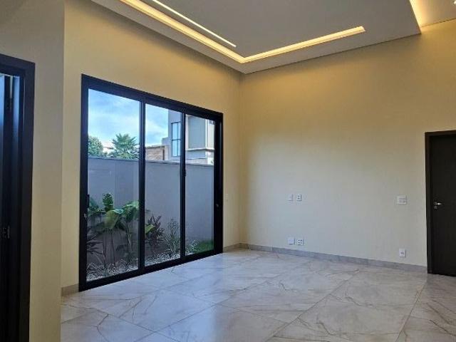 Casa de Condomínio para venda em Condomínio Quinta Das Tipuanas em Araraquara São Paulo de 185.00m² com 3 Quartos, 3 Suítes e 4 Garagens