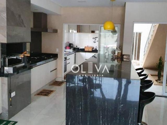 Casa de Condomínio para venda em Condomínio Recanto Do Lago de 323.00m² com 4 Quartos, 4 Suites e 3