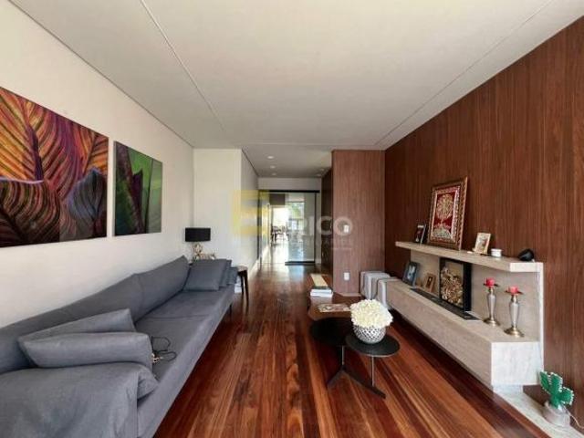 Casa de Condomínio para venda em Condomínio Reserva Colonial de 305.00m² com 5 Quartos, 5 Suites e 4