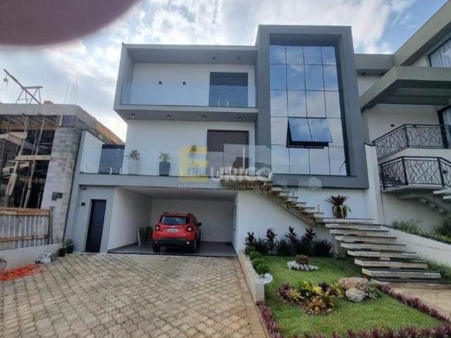 Casa de Condomínio para venda em Condomínio Residencial Mont&apos Alcino de 303.00m² com 4 Quartos, 3 Sui