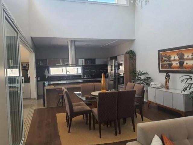 Casa de Condomínio para venda em Condomínio Residencial Montreal de 267.00m² com 3 Quartos, 3 Suites