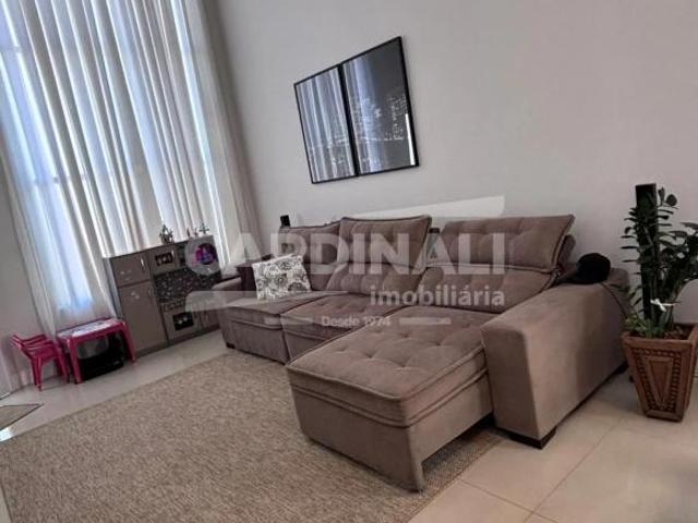 Casa de Condomínio para venda em Condomínio Residencial Quebec de 180.00m² com 3 Quartos, 3 Suites e