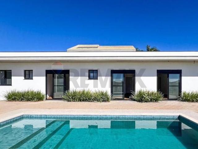 Casa de Condomínio para venda em Condomínio Saint Charbel de 378.00m² com 3 Quartos, 3 Suites e 6 Ga