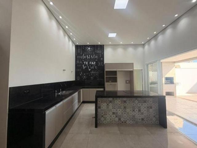 Casa de Condomínio para venda em Condomínio Terras Di Siena de 222.00m² com 3 Quartos, 3 Suites e 4