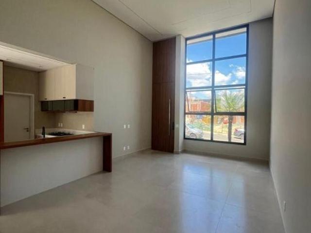 Casa de Condomínio para venda em Condomínio Viena de 162.00m² com 3 Quartos, 3 Suites e 4 Garagens