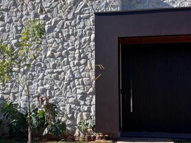 Casa de Condomínio para venda em Condomínio Vila Toscana de 256.00m² com 3 Quartos, 3 Suites e 4 Gar