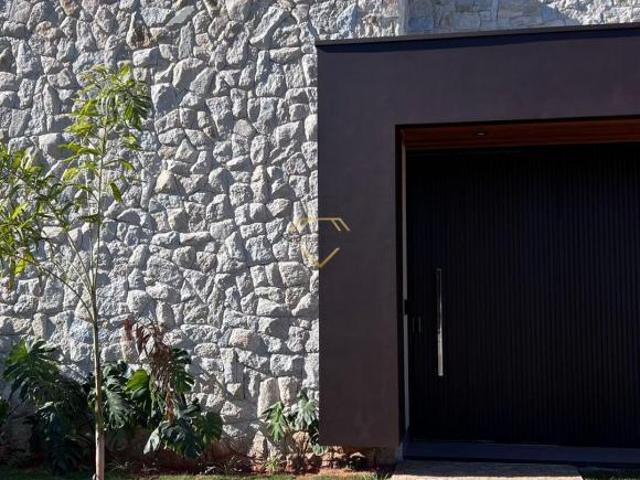 Casa de Condomínio para venda em Condomínio Vila Toscana de 256.00m² com 3 Quartos, 3 Suites e 4 Gar