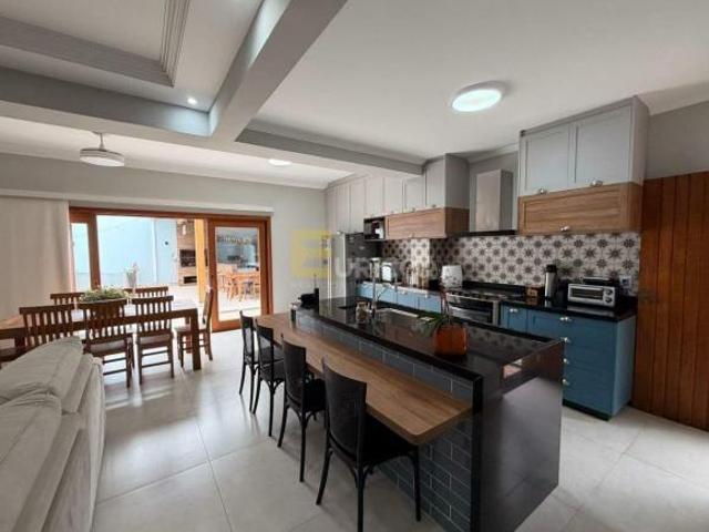 Casa de Condomínio para venda em Condomínio Villaggio Capríccio de 279.66m² com 5 Quartos, 2 Suites