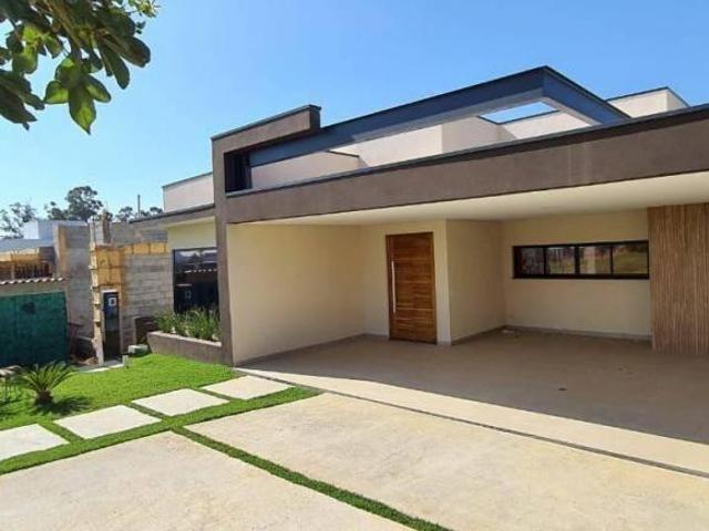 Casa de Condomínio para venda em Condomínio Villas Do Golfe de 260.00m² com 3 Quartos, 3 Suites e 4