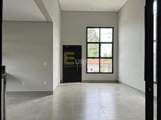 Casa de Condomínio para venda em Condomínio Vita Verdi de 176.00m² com 3 Quartos, 3 Suites e 4 Garag