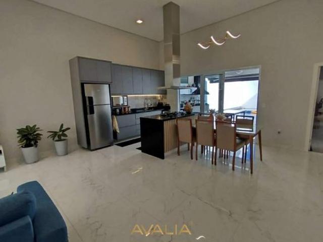 Casa de Condomínio para venda em Colinas de Indaiatuba de 192.00m² com 3 Quartos, 3 Suites e 4 Garag