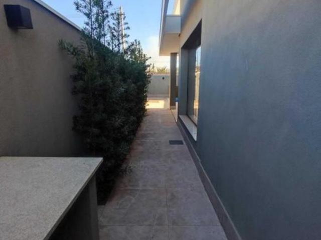 Casa de Condomínio para venda em Estância Hípica de 185.00m² com 3 Quartos, 1 Suite e 4 Garagens
