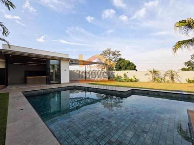 Casa de Condomínio para venda em Estância Hípica de 445.00m² com 4 Quartos, 4 Suites e 6 Garagens