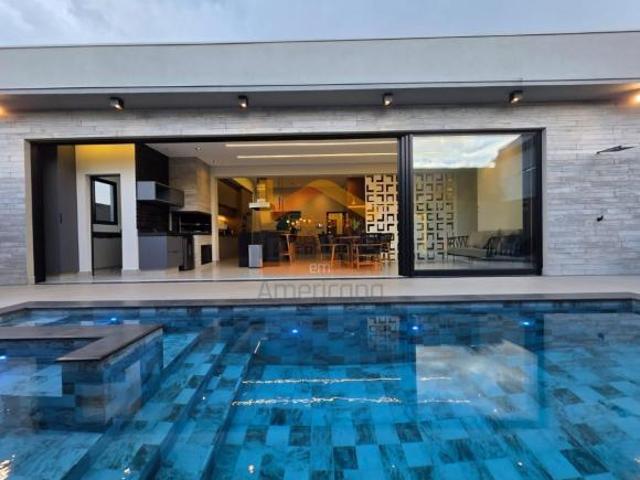 Casa de Condomínio para venda em Fazenda Santa Lúcia de 245.00m² com 4 Quartos, 2 Suites e 4 Garagen
