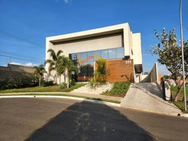 Casa de Condomínio para venda em Fazenda Santa Lúcia de 354.00m² com 3 Quartos, 1 Suite e 3 Garagens
