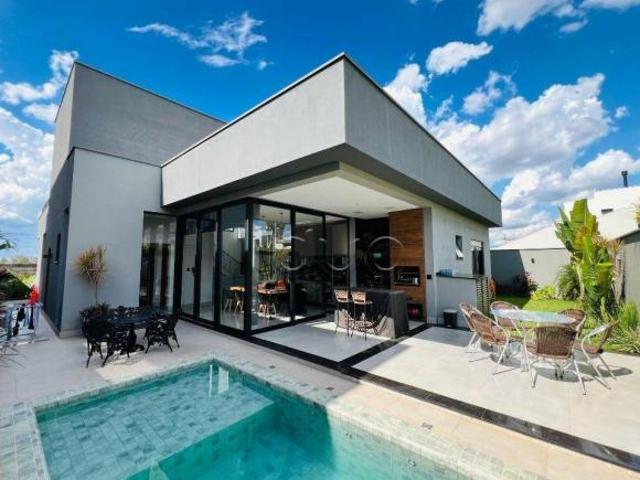 Casa de Condomínio para venda em Gleba Califórnia de 250.00m² com 3 Quartos, 3 Suites e 4 Garagens