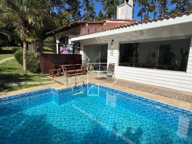 Casa de Condomínio para venda em Granja Santa Maria em Carapicuíba São Paulo de 209.00m² com 3 Quartos, 1 Suíte e 4 Garagens