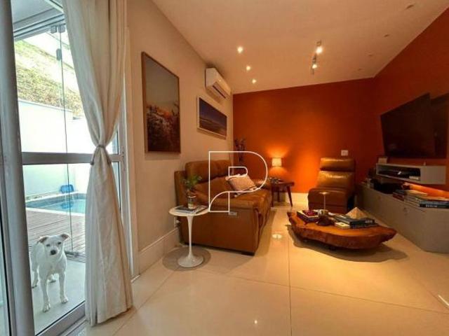 Casa de Condomínio para venda em Granja Viana de 159.00m² com 3 Quartos, 1 Suite e 2 Garagens