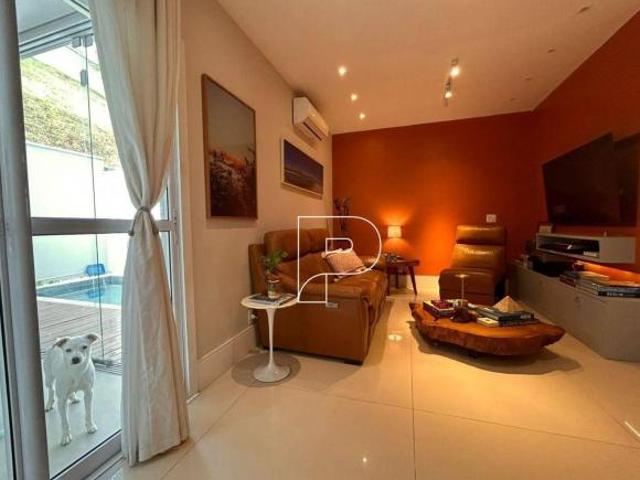 Casa de Condomínio para venda em Granja Viana de 159.00m² com 3 Quartos, 1 Suite e 2 Garagens