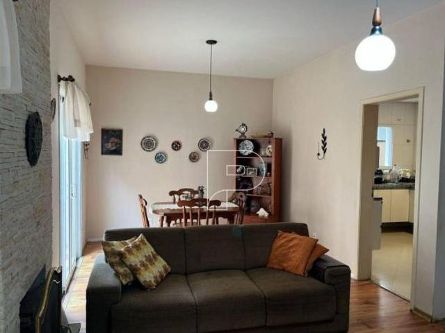 Casa de Condomínio para venda em Granja Viana de 180.00m² com 4 Quartos, 2 Suites e 2 Garagens