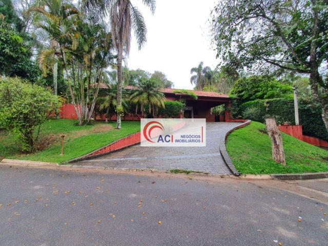 Casa de Condomínio para venda e aluguel em Granja Viana de 235.00m² com 3 Quartos, 1 Suíte e 4 Garagens