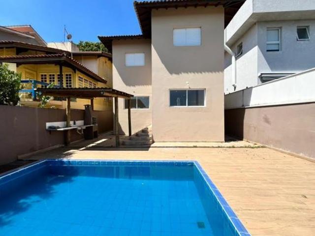 Casa de Condomínio para venda em Granja Viana de 233.00m² com 5 Quartos, 3 Suites e 3 Garagens