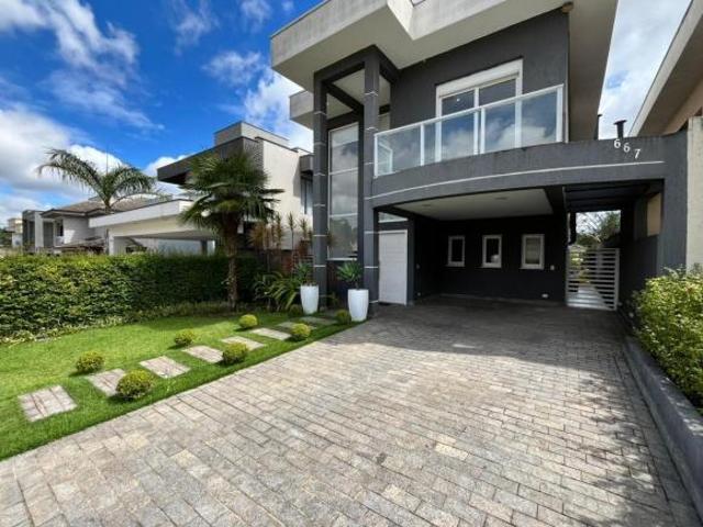 Casa de Condomínio para venda em Granja Viana de 245.00m² com 5 Quartos, 2 Suites e 4 Garagens