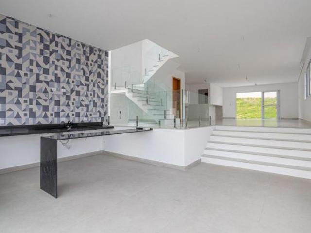 Casa de Condomínio para venda em Granja Viana de 266.00m² com 3 Quartos, 3 Suites e 3 Garagens