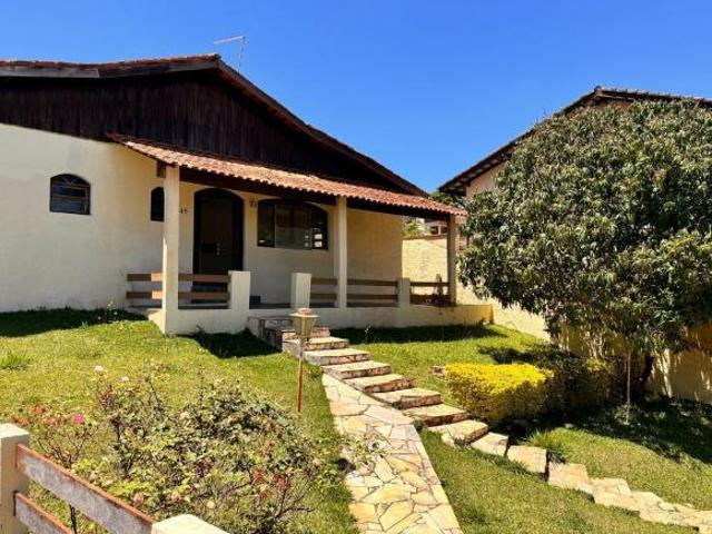 Casa de Condomínio para venda em Granja Viana de 268.00m² com 3 Quartos, 3 Suites e 4 Garagens