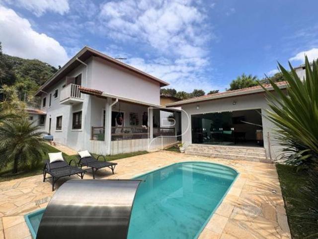 Casa de Condomínio para venda em Granja Viana de 329.00m² com 3 Quartos, 1 Suite e 5 Garagens