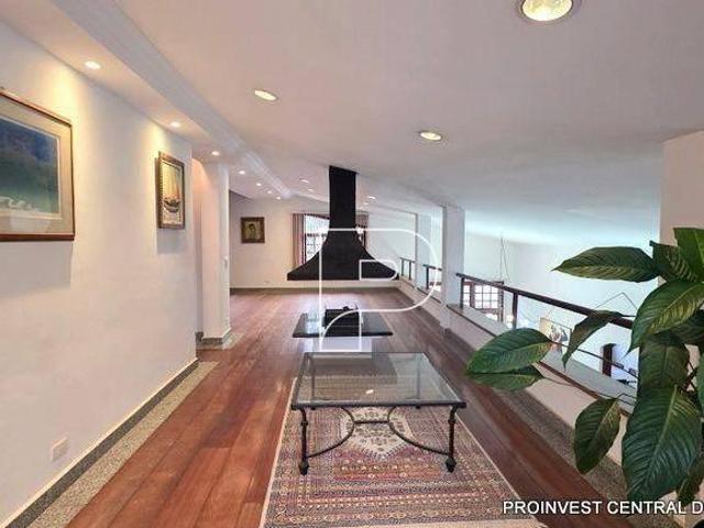 Casa de Condomínio para venda em Granja Viana de 334.00m² com 4 Quartos, 4 Suites e 3 Garagens