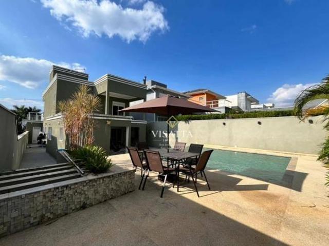 Casa de Condomínio para venda em Granja Viana de 330.00m² com 3 Quartos, 1 Suite e 4 Garagens
