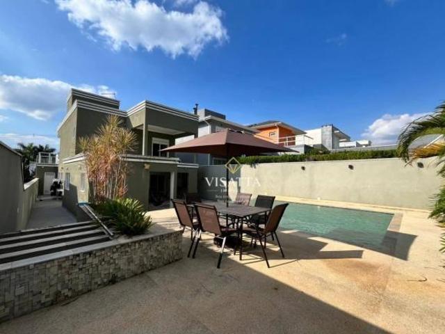 Casa de Condomínio para venda em Granja Viana de 330.00m² com 3 Quartos, 1 Suite e 4 Garagens
