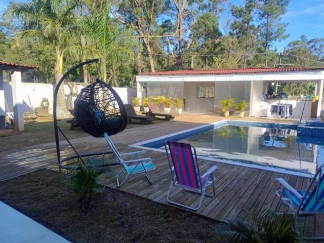 Casa de Condomínio para venda em Granja Viana de 375.00m² com 4 Quartos, 4 Suites e 4 Garagens