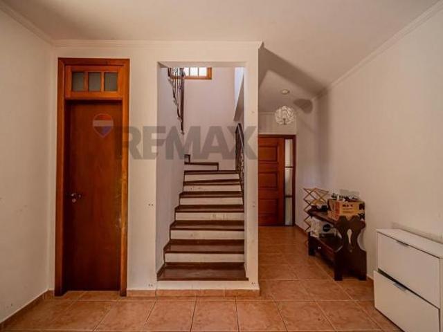 Casa de Condomínio para venda em Granja Viana de 380.00m² com 5 Quartos, 1 Suite e 3 Garagens